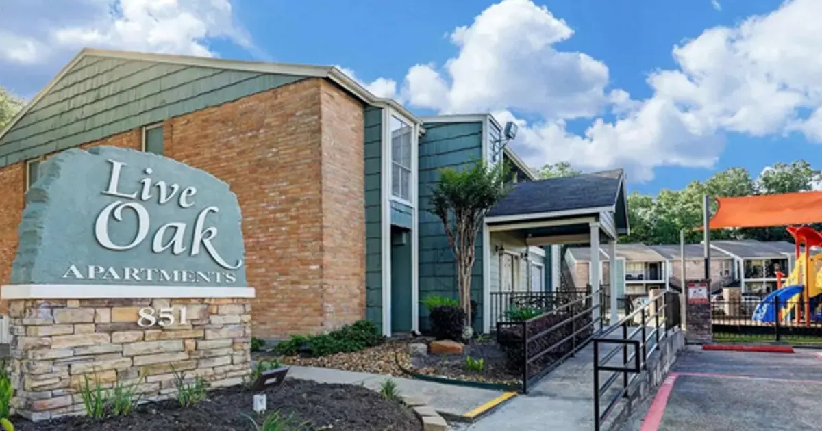 Home | Live Oak Apartments